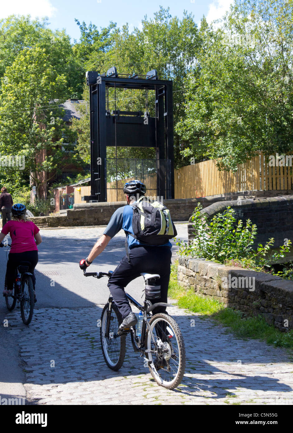 The guillotine lock in Slaithwaite on the Huddersfield Narrow Canal in ...