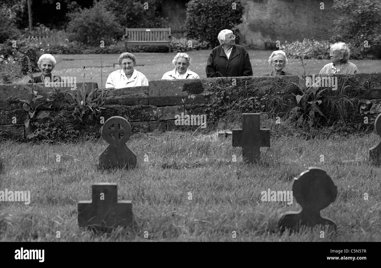 Octogenarians hi-res stock photography and images - Alamy