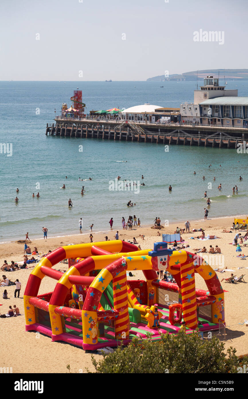 Enjoying the summer at Bournemouth beach Stock Photo - Alamy