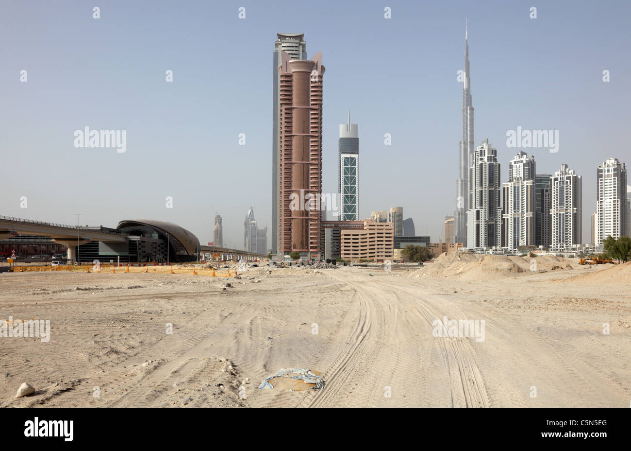 Construction in Dubai, United Arab Emirates Stock Photo - Alamy