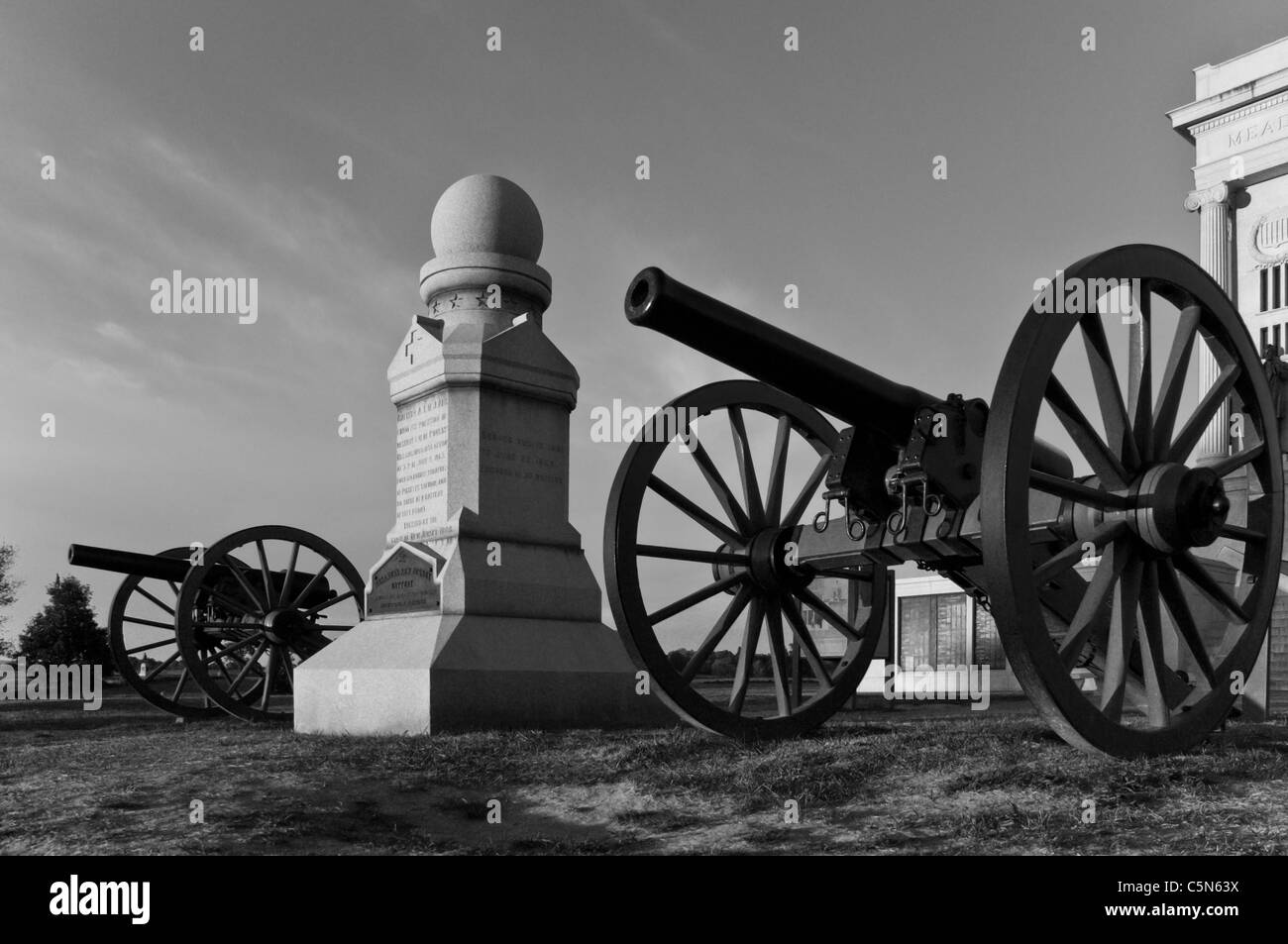 The sun sets on this beautiful monument.South Hancock Avenue, Cemetery ...