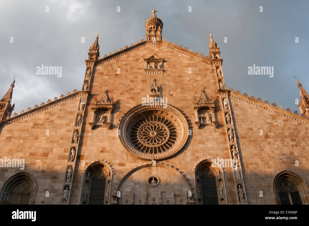 Como duomo italy hi-res stock photography and images - Alamy