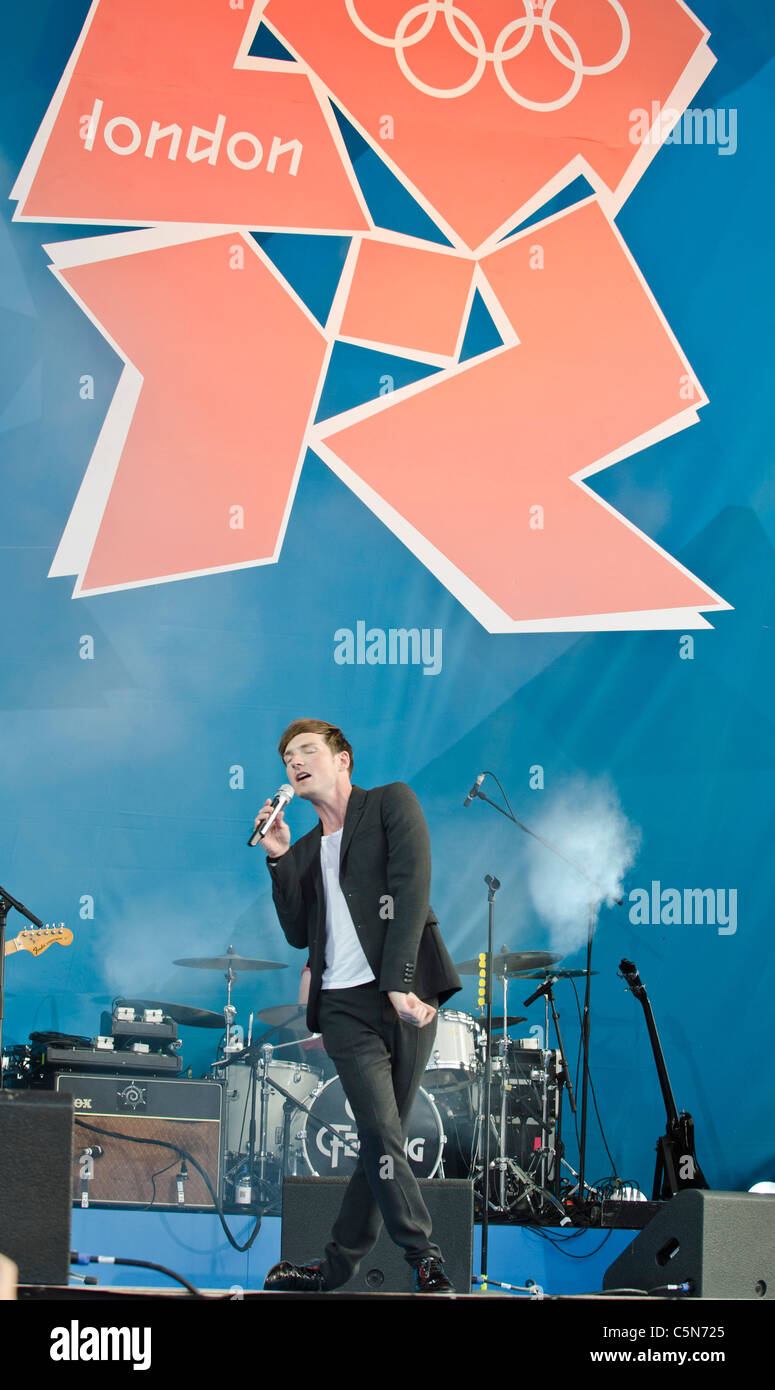 Dan Gillespie Sells lead singer The Feeling " 1 year to go to" London ...