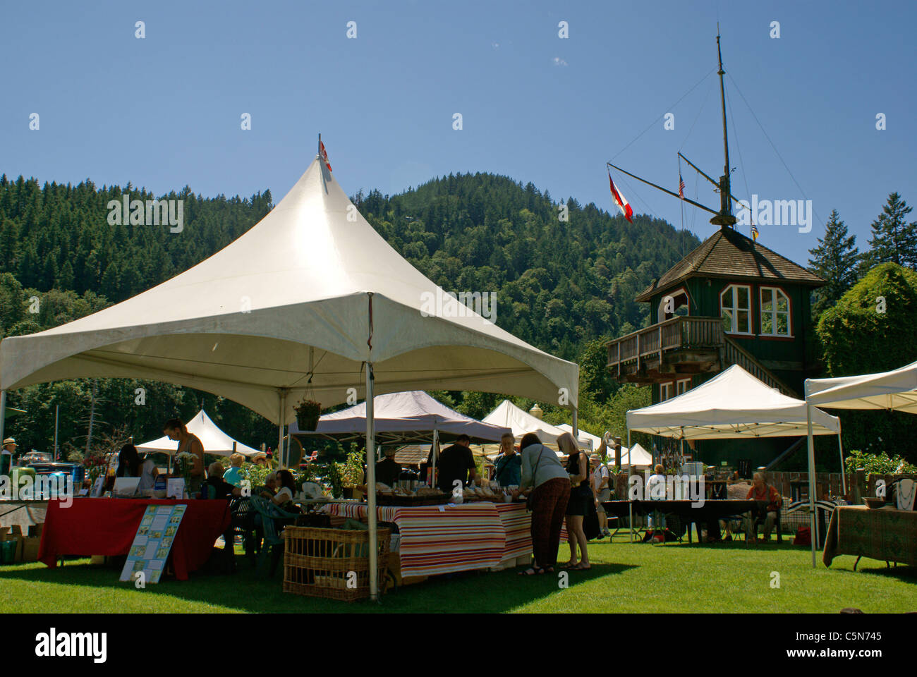 Outdoor market in Snug Cove on Bowen Island, British Columbia, Canada ...