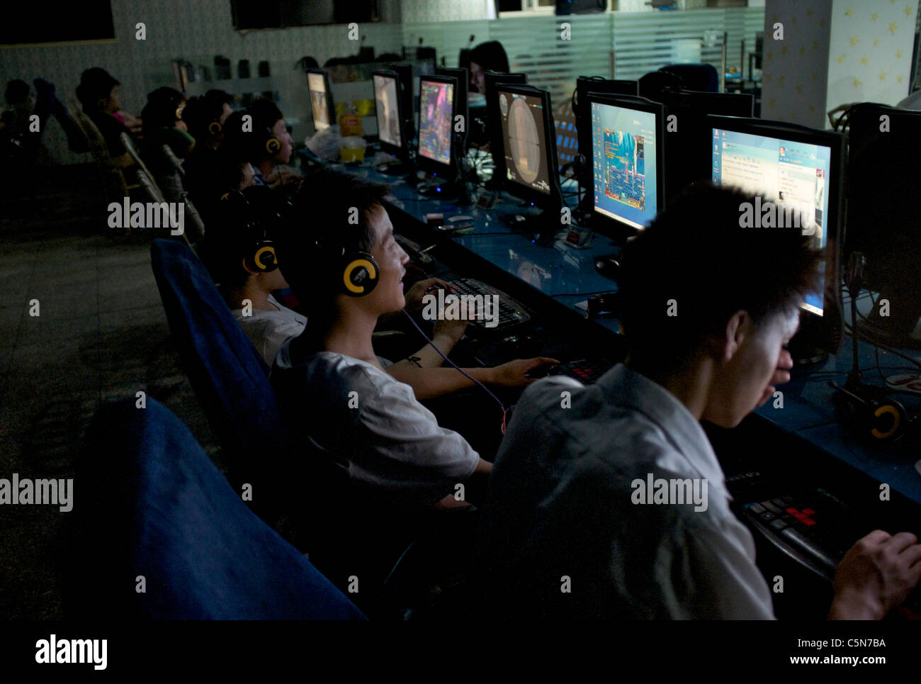 Internet cafe china beijing hi-res stock photography and images - Alamy
