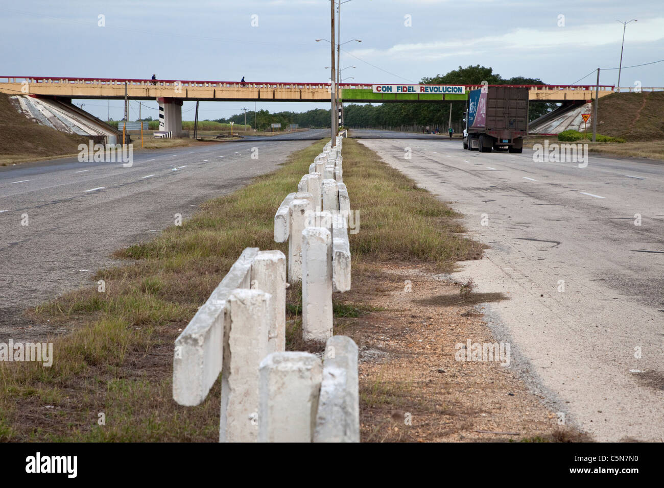 Four lane divided highway hi-res stock photography and images - Alamy