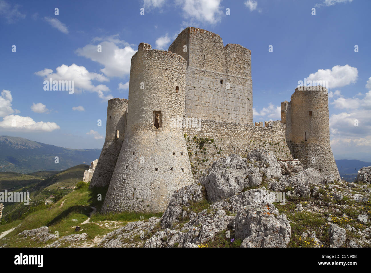 Castle of rocca calascio hi-res stock photography and images - Alamy