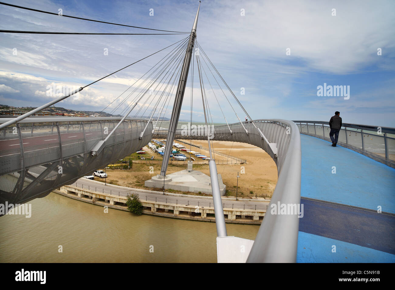 New foot and cycle bridge crossing the harbour entrance in Pescara ...