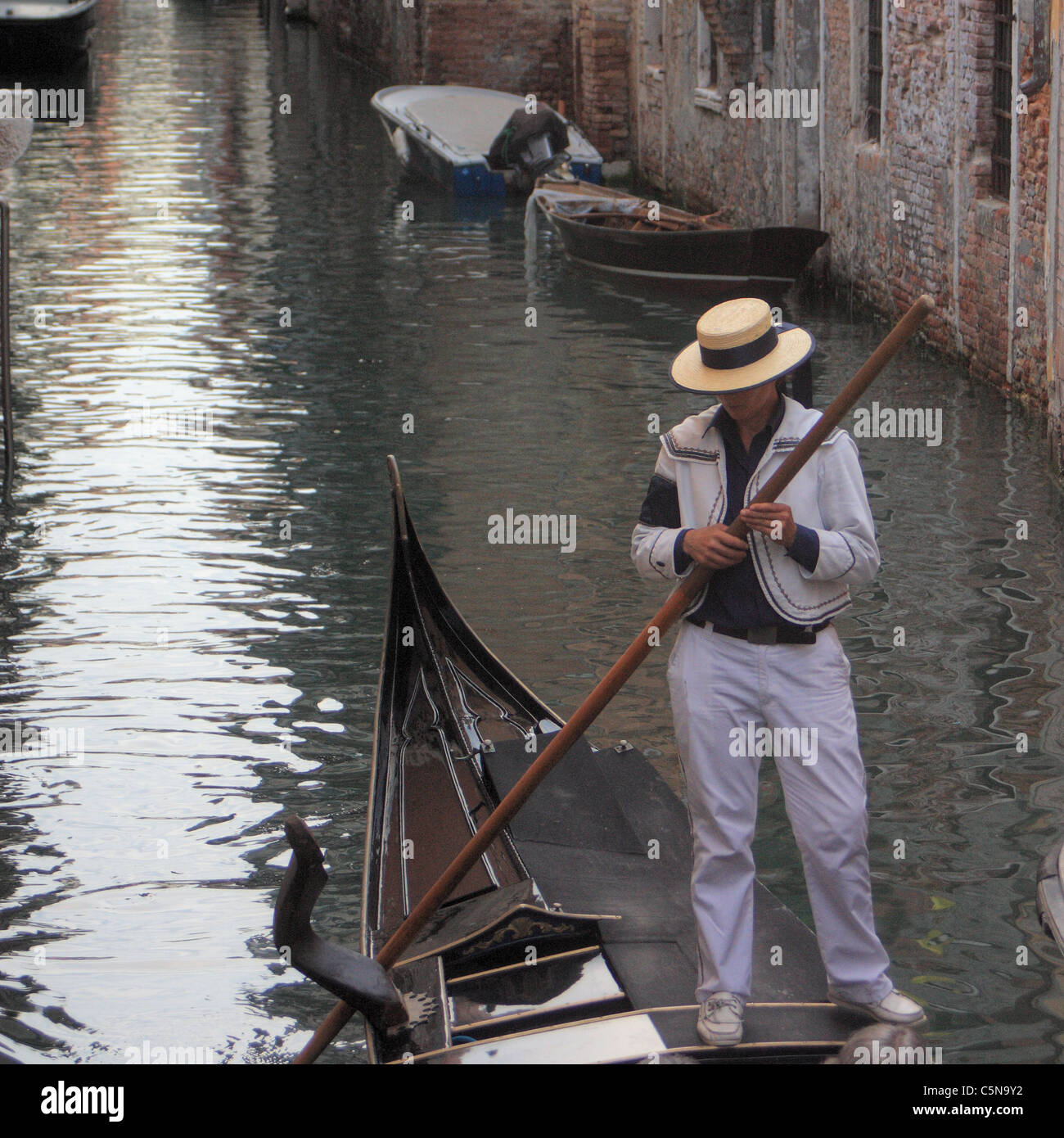 Gondole gondole venise gondoliers hi-res stock photography and images ...
