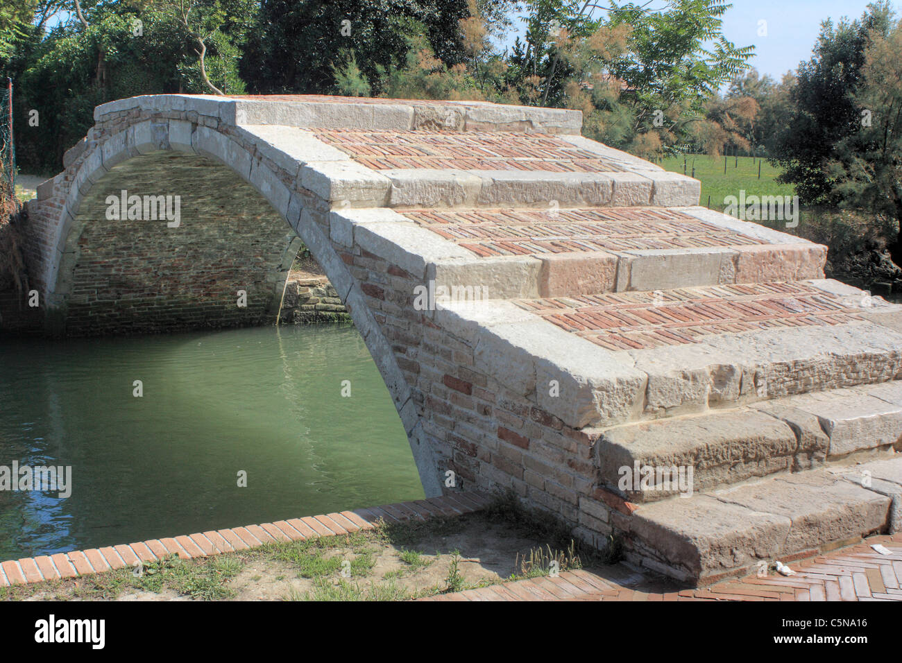 Ponte del Diavolo (Devil's bridge) without parapet, Torcello Island Stock Photo - Alamy