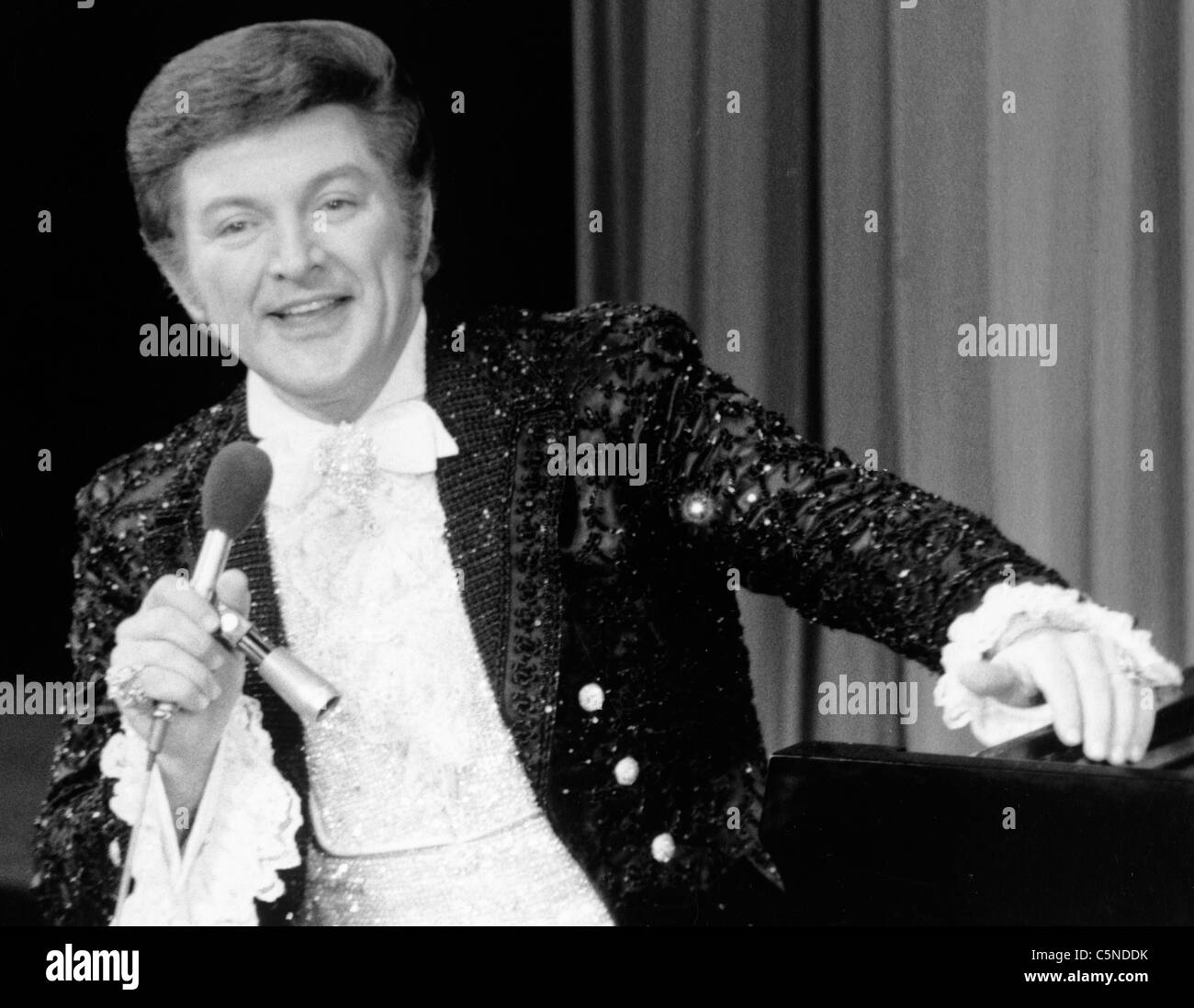 Liberace hi-res stock photography and images - Alamy