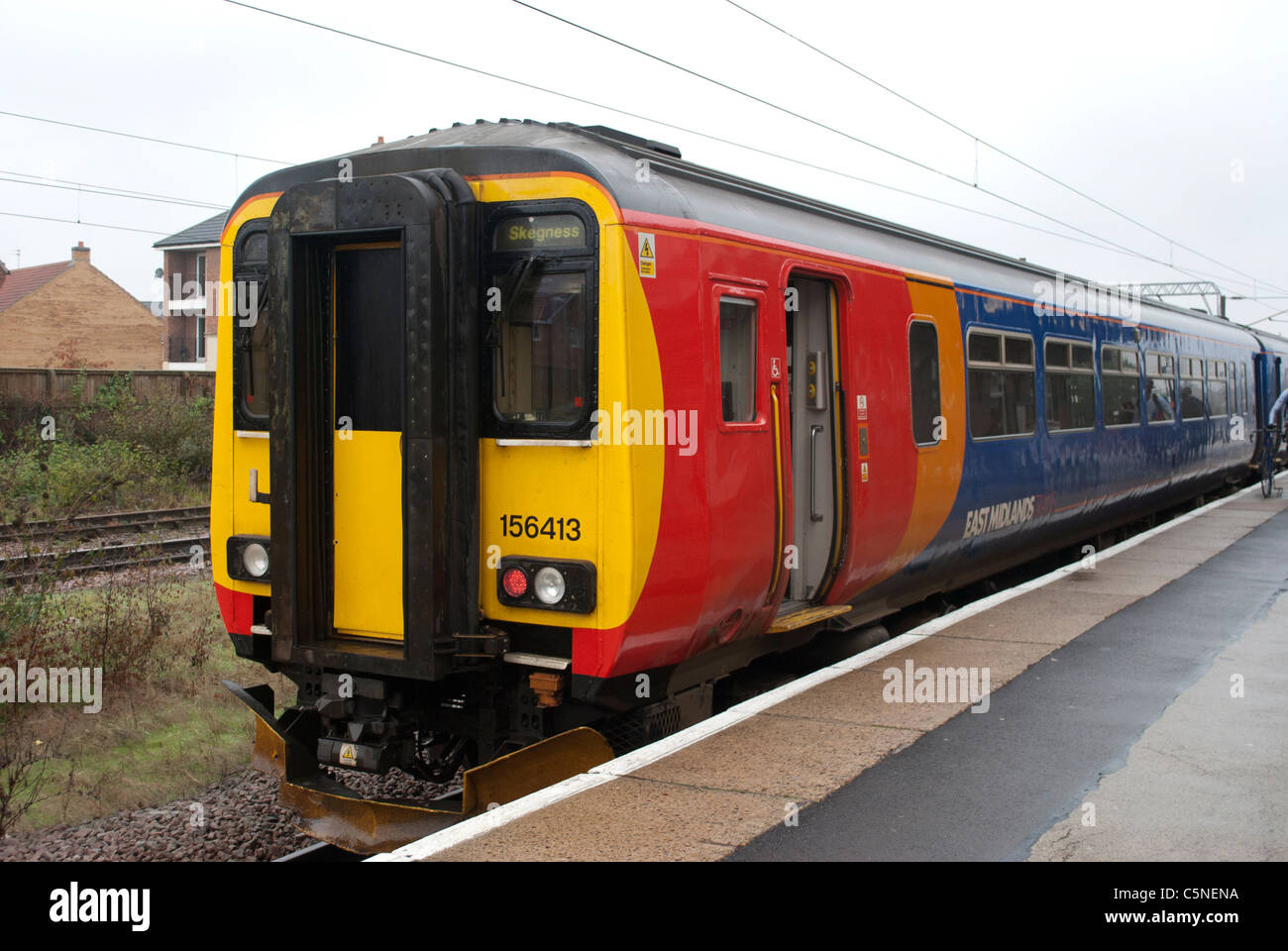 East Midlands Trains Class 156 Super Sprinter 156413 at Grantham ...