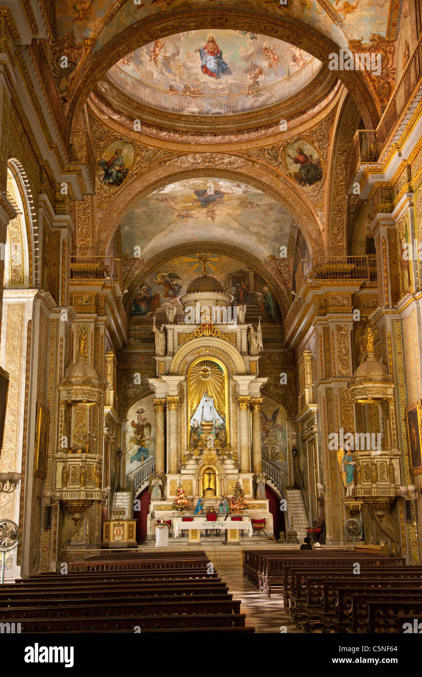 Altar old catholic church hi-res stock photography and images - Alamy