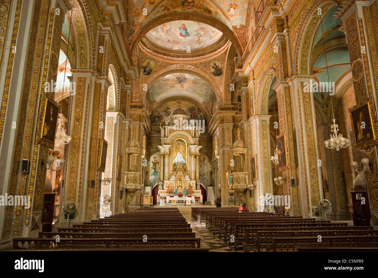 Altar old catholic church hi-res stock photography and images - Alamy