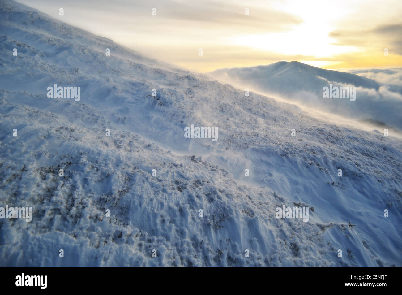 Windy peak hi-res stock photography and images - Alamy