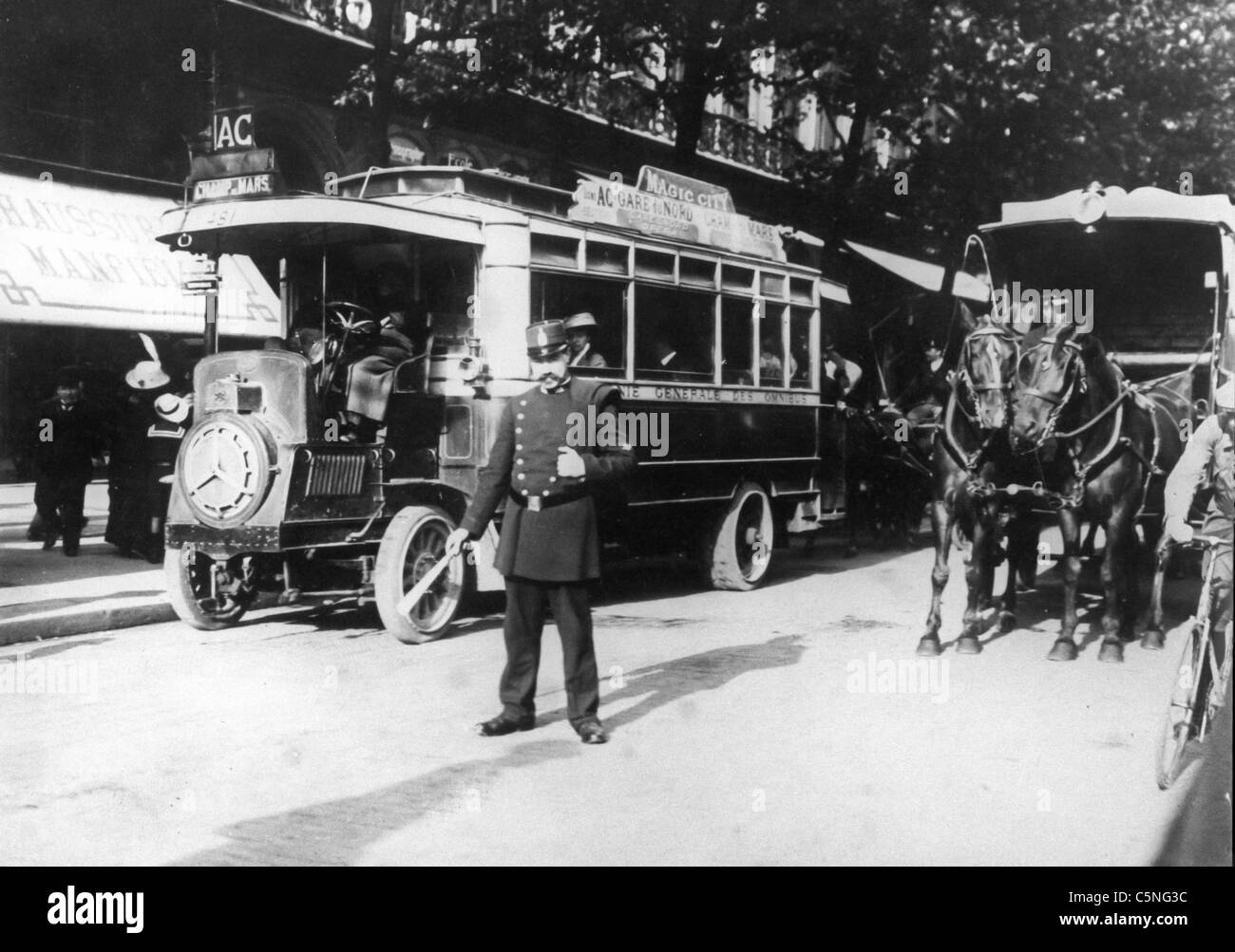coaches and the first bus to Paris, 1910 Stock Photo - Alamy