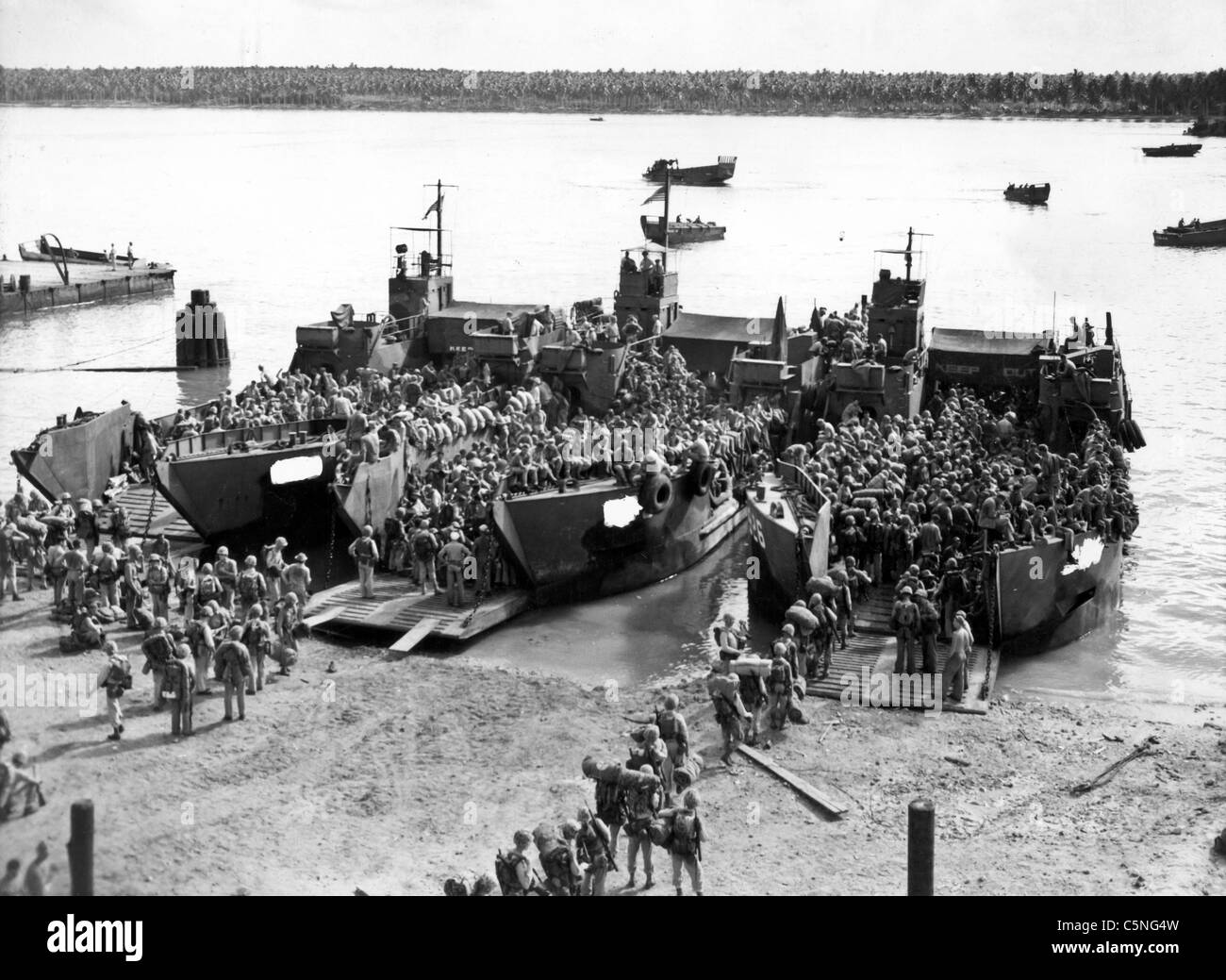 U.S. troops on landing craft operating in areas of the Pacific, World ...