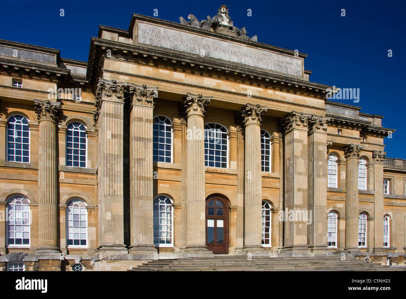 South portico hi-res stock photography and images - Alamy