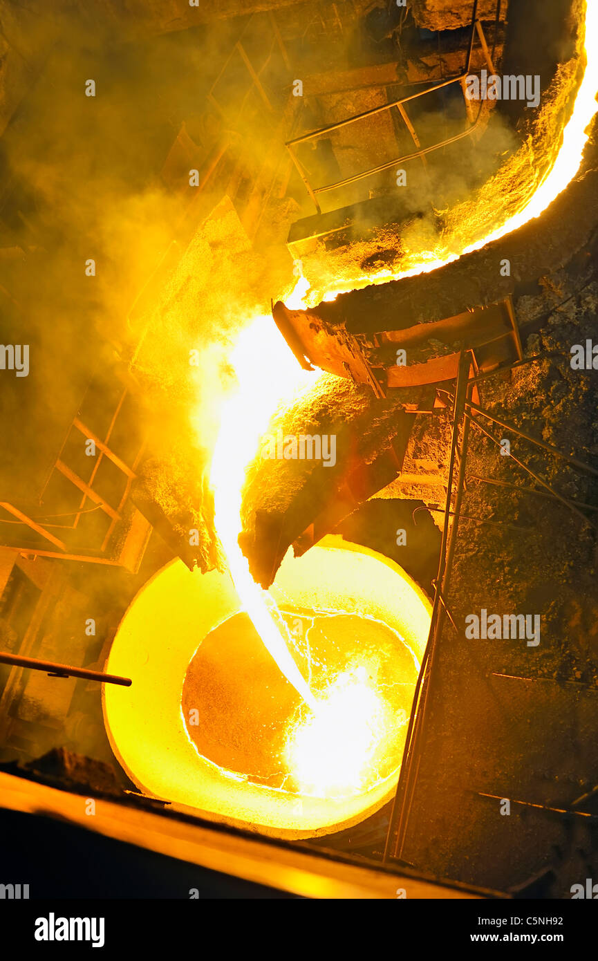 Molten metal hi-res stock photography and images - Alamy