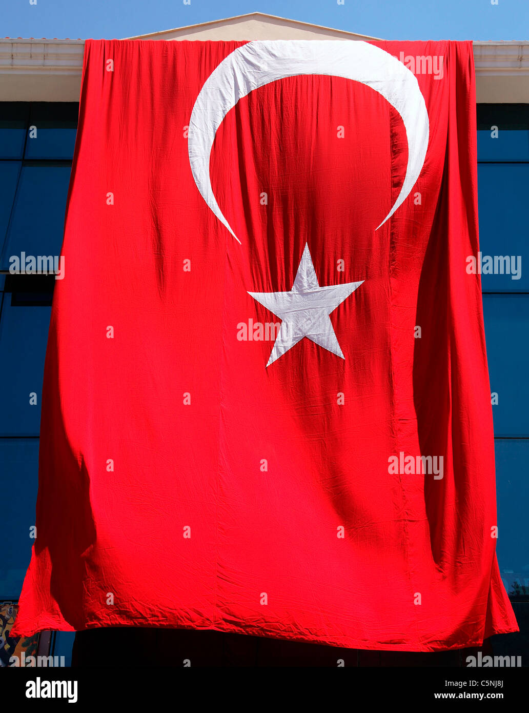 Giant flag of turkey hi-res stock photography and images - Alamy