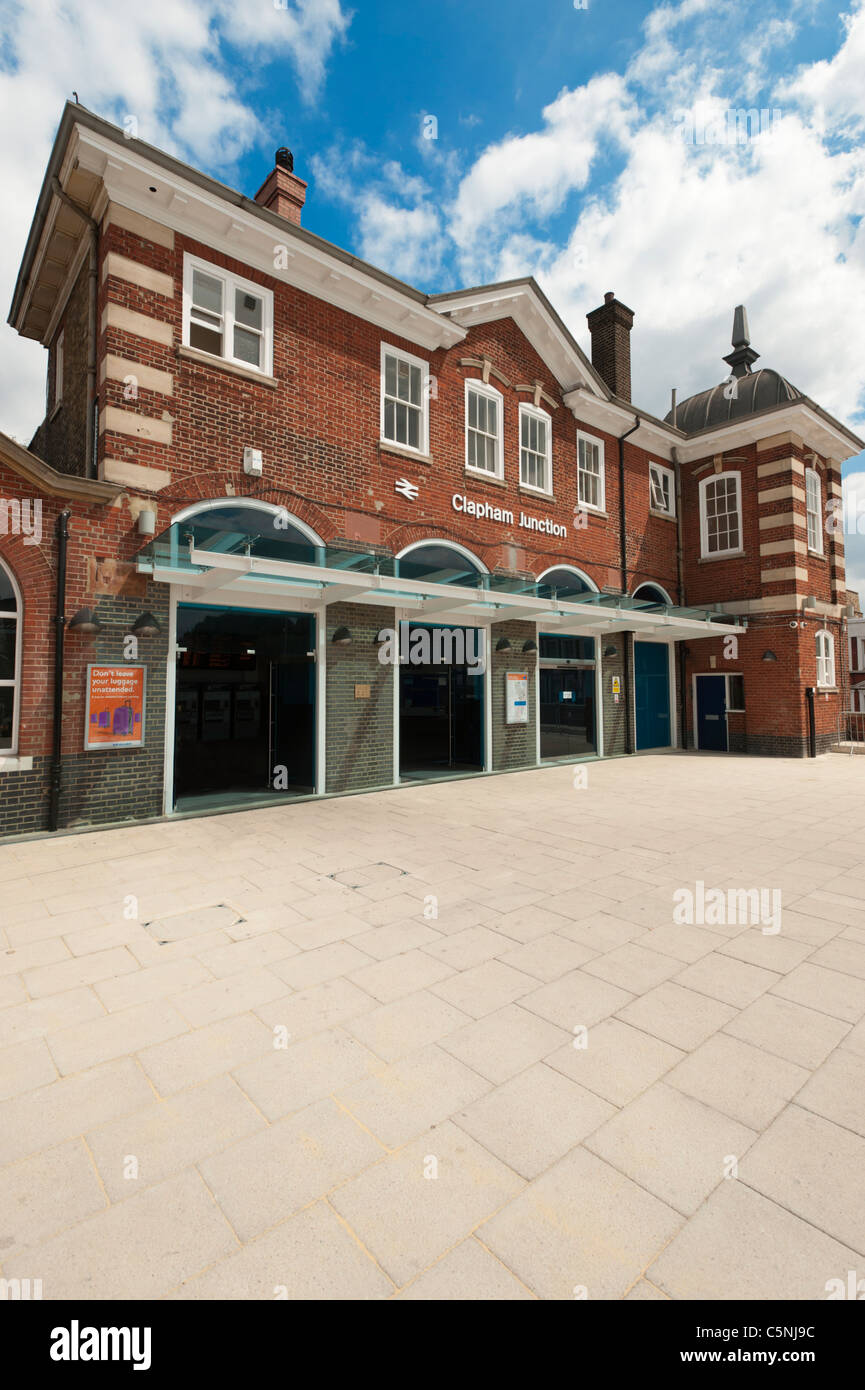 Clapham junction station hi-res stock photography and images - Alamy