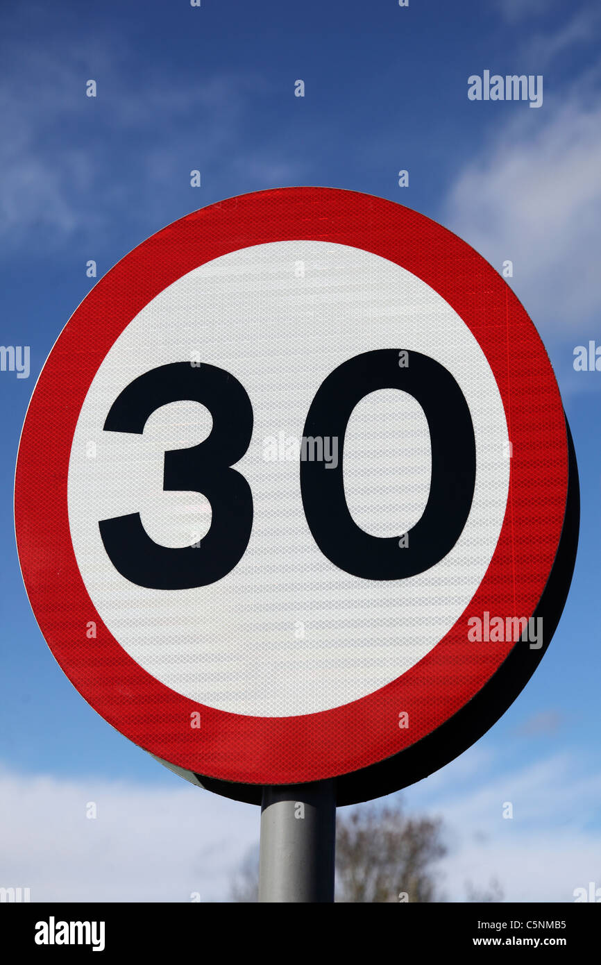30 Miles Per Hour Speed Limit Sign Stock Photos & 30 Miles Per Hour ...