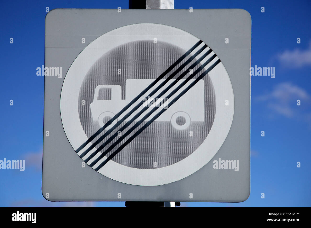 Lorry signs hi-res stock photography and images - Alamy