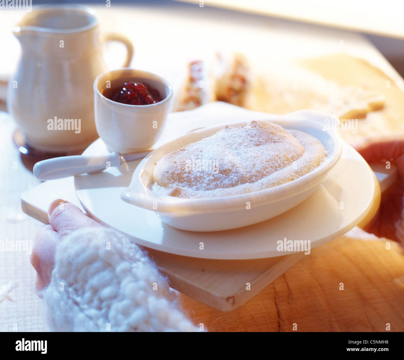 Austrian dessert Salzburger Nockerln Stock Photo - Alamy