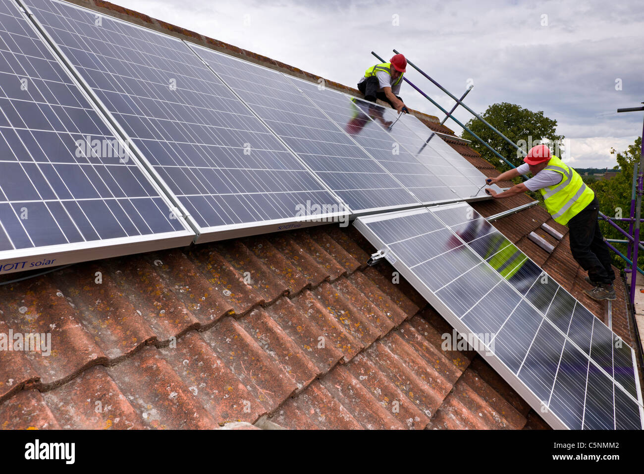 Domestic solar panel hi-res stock photography and images - Alamy