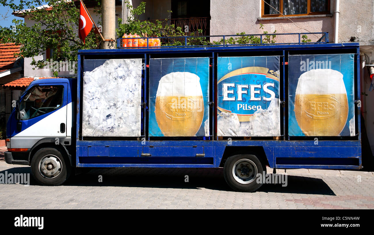 Beer delivery lorry hi-res stock photography and images - Alamy