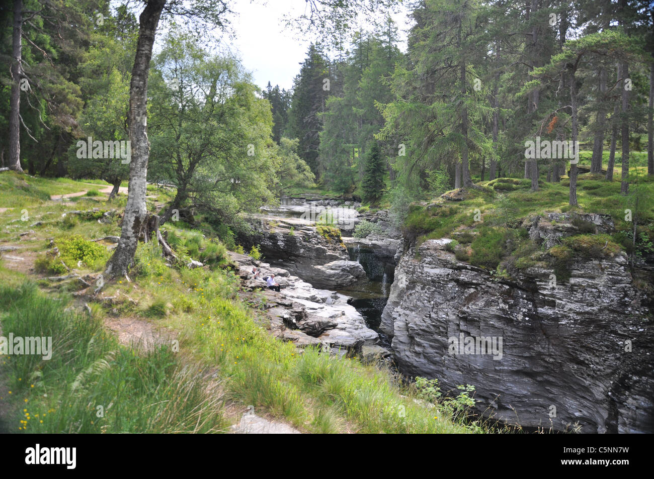 Linn of dee bridge hi-res stock photography and images - Alamy