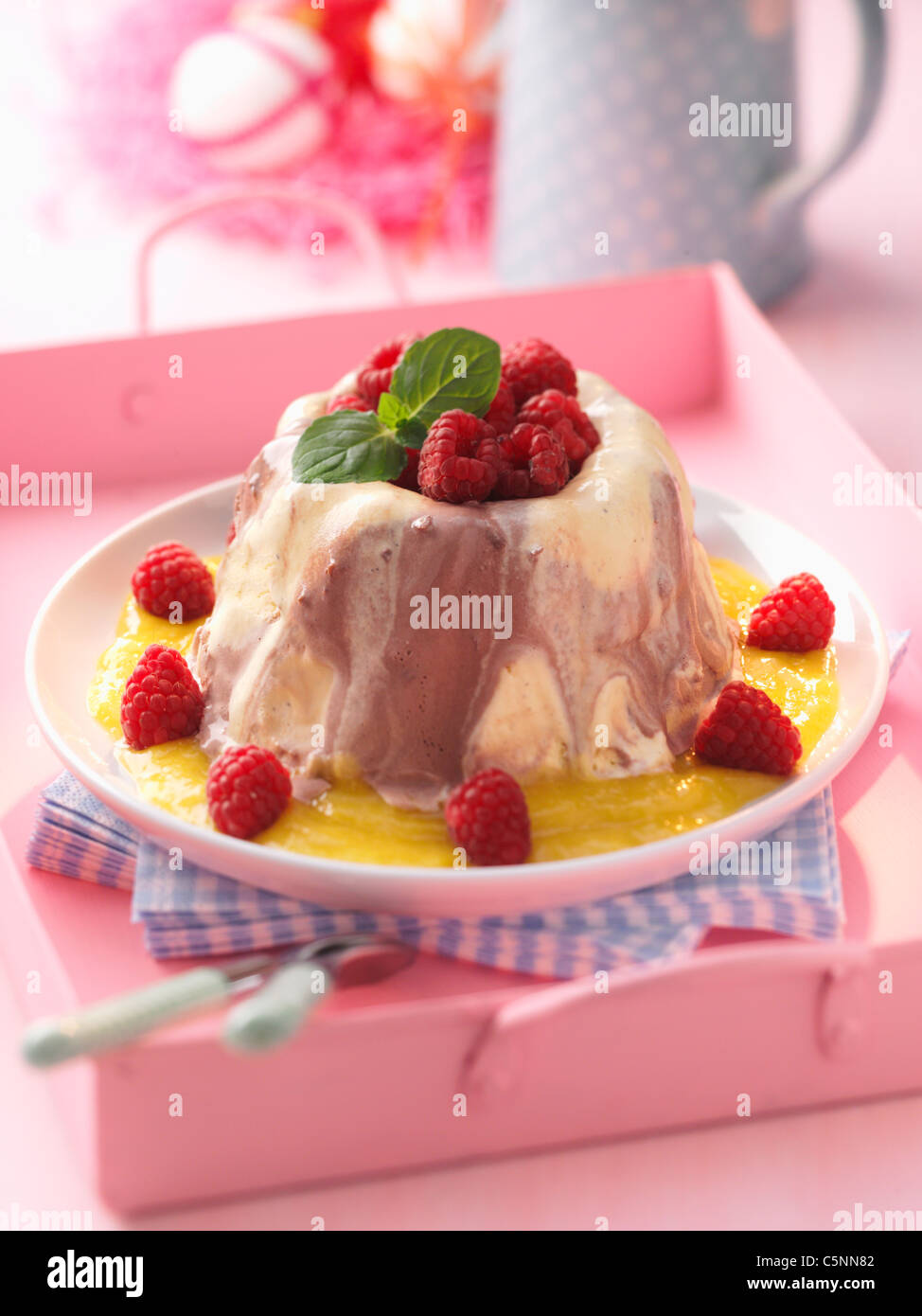 Mango puree ice cream hi-res stock photography and images - Alamy