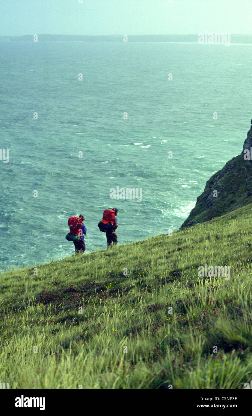 Cornish Coastal Path, Clifftop walkers, St Agnes Head, Cornwall ...