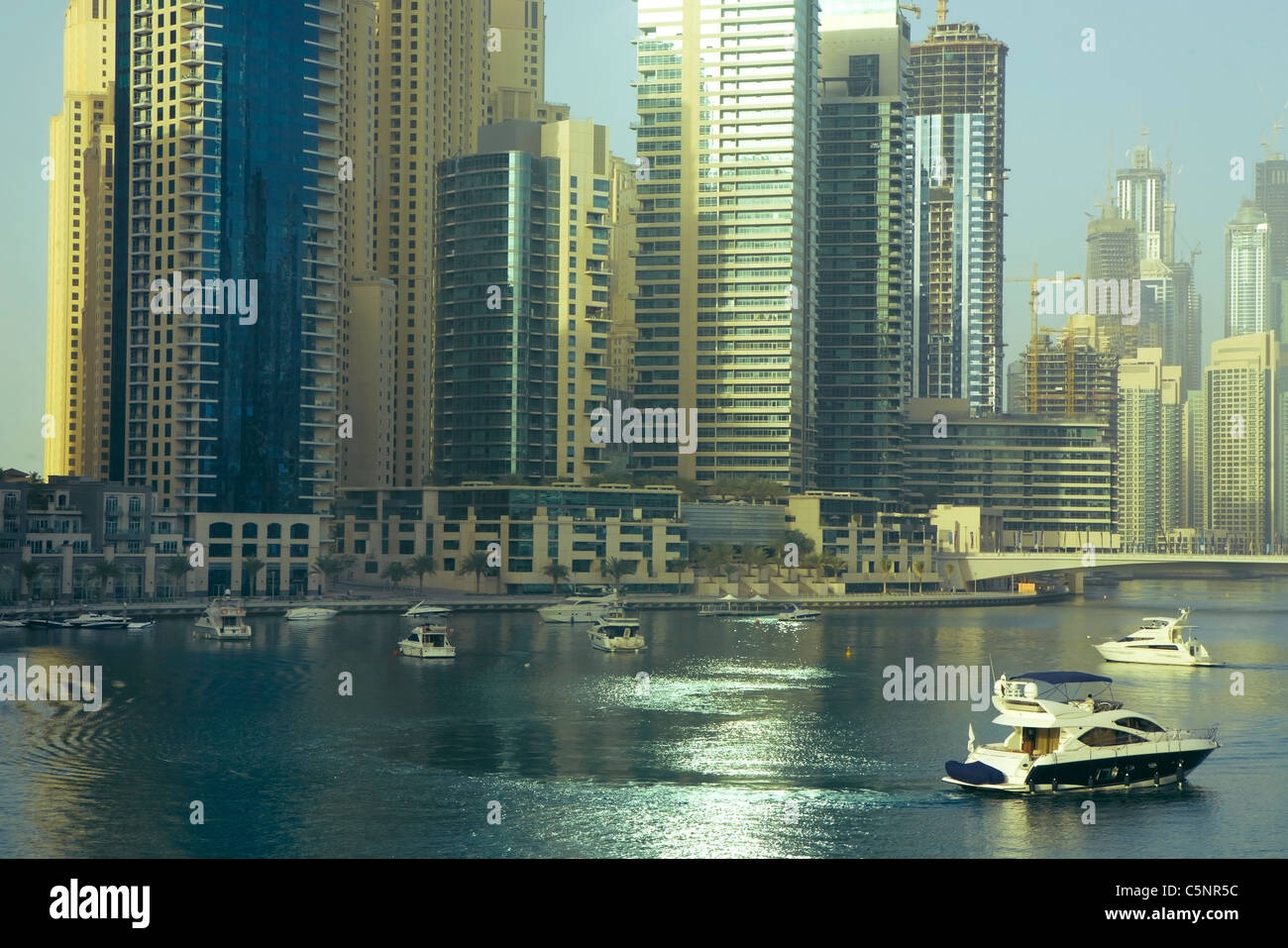 Dubai apartment building hi-res stock photography and images - Alamy