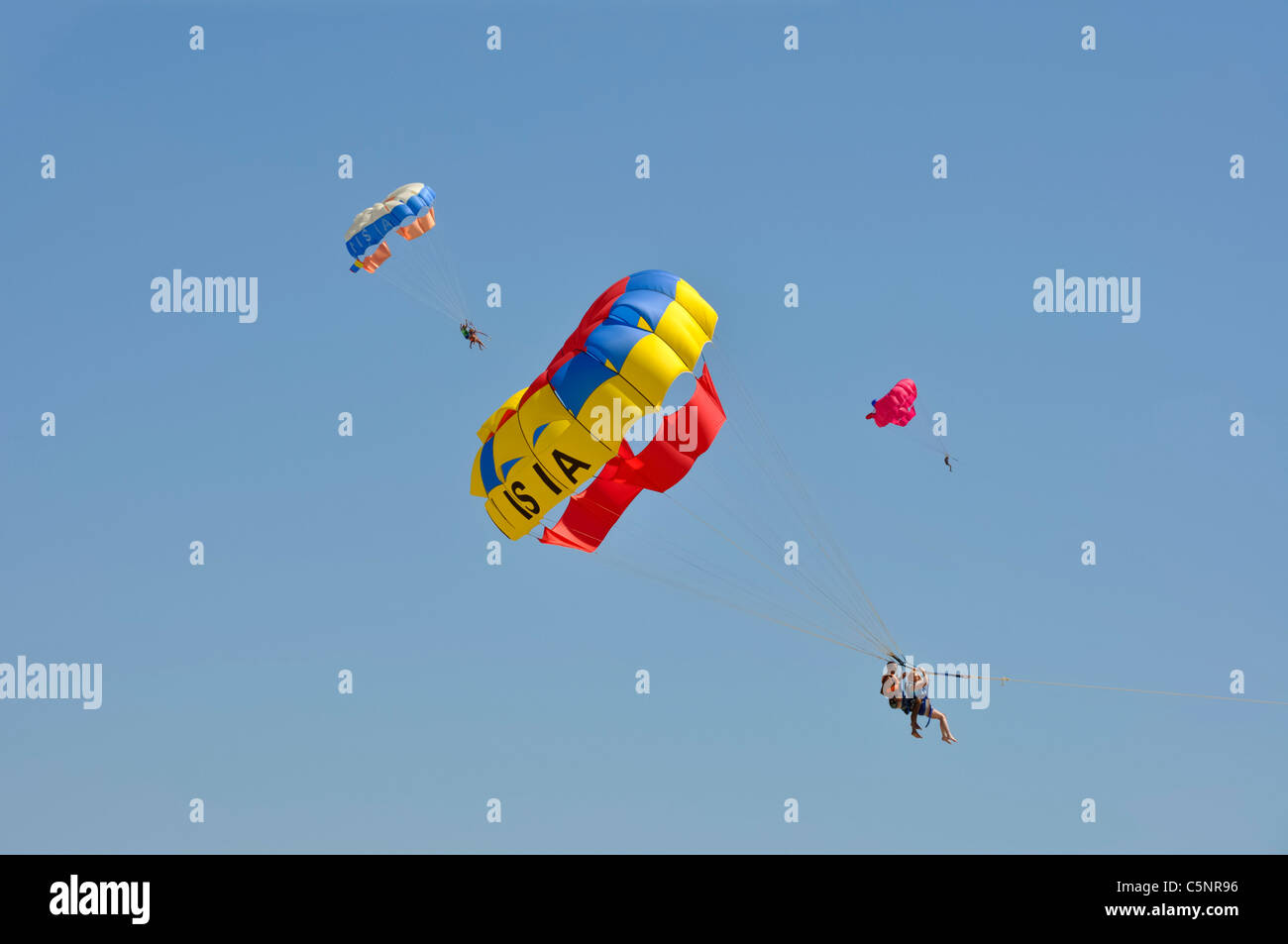 Sports paragliding on parachute hi-res stock photography and images - Alamy