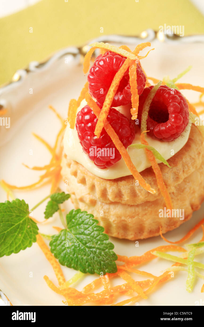 Delicious cream puff topped hi-res stock photography and images - Alamy