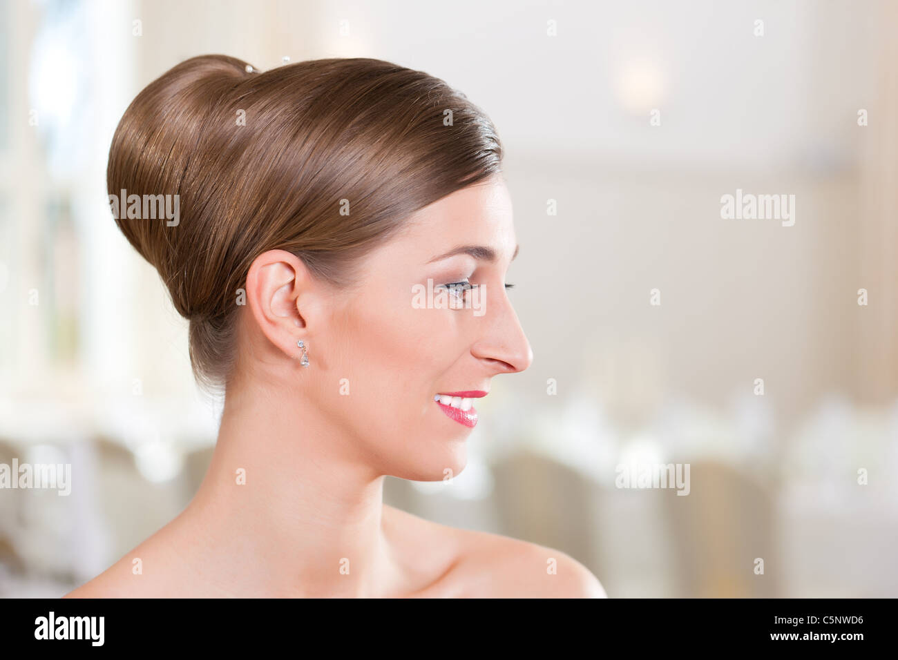 Swept back hair hi-res stock photography and images - Alamy