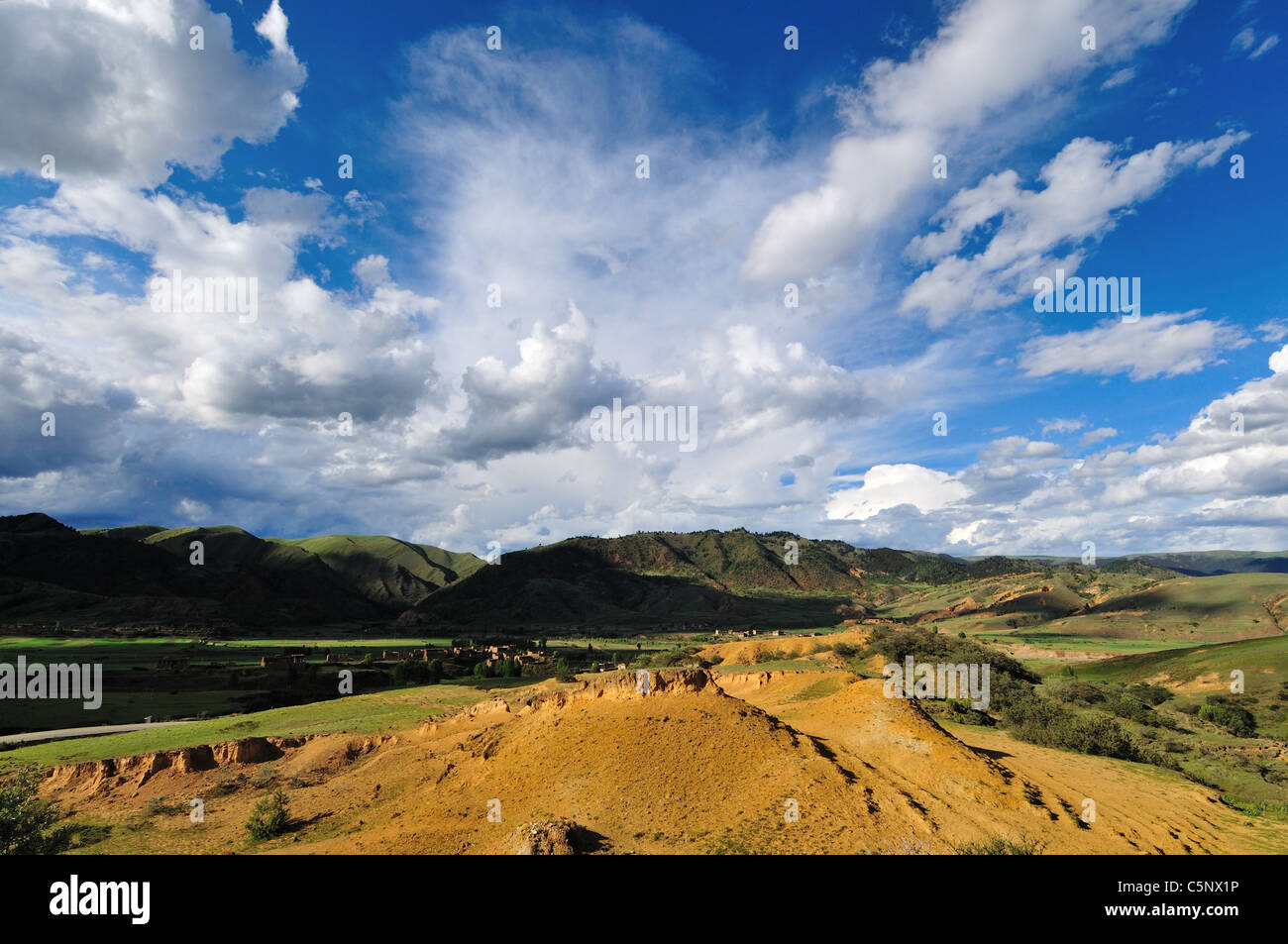 Western china scenery hi-res stock photography and images - Alamy