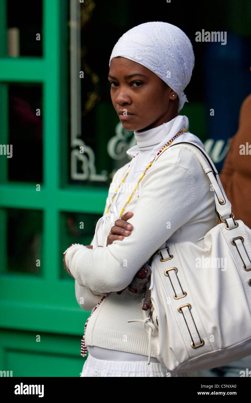 Cuban woman white dress ´santeria´ hi-res stock photography and images ...