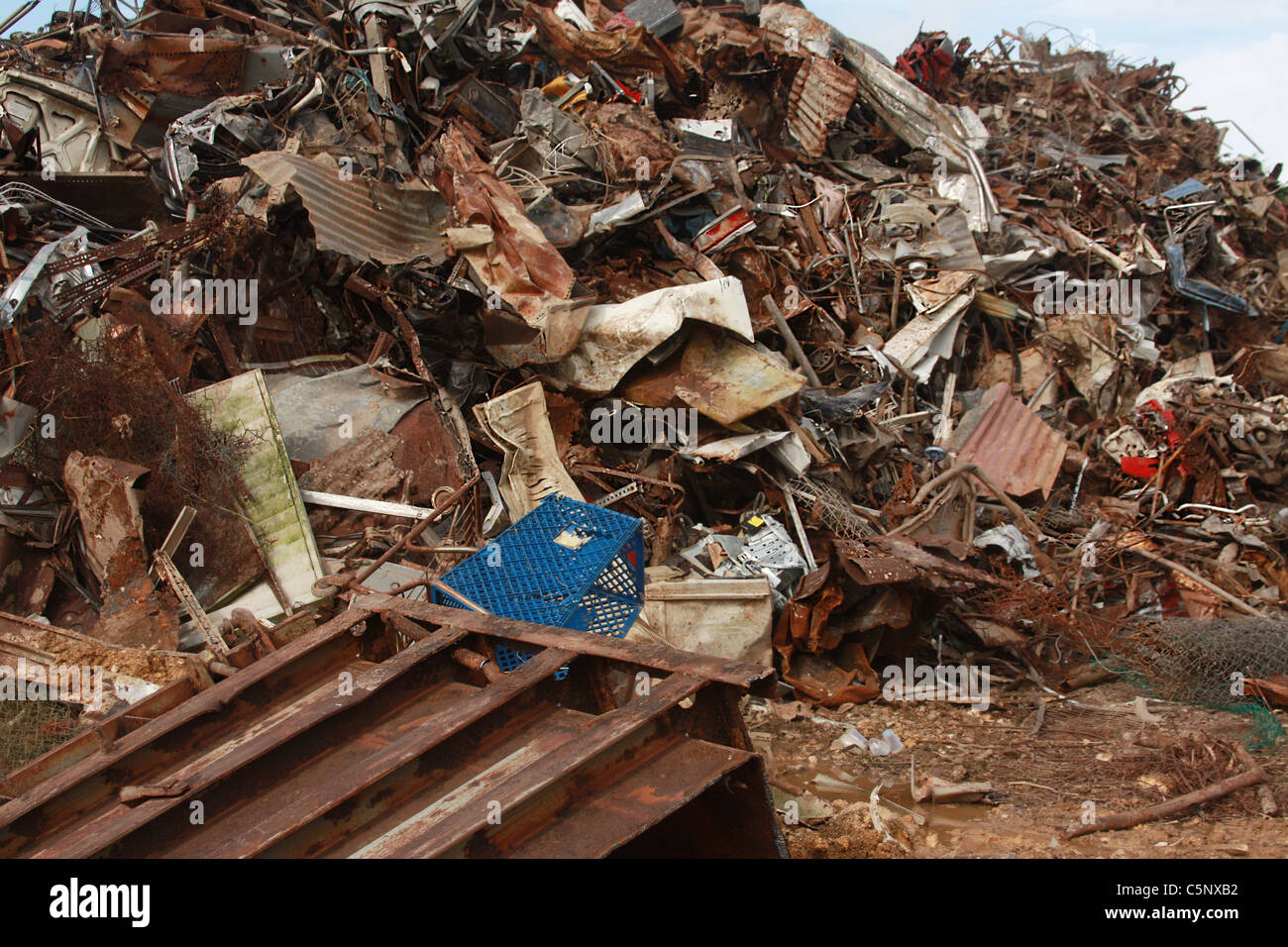 Recycling metallic pieces hi-res stock photography and images - Alamy