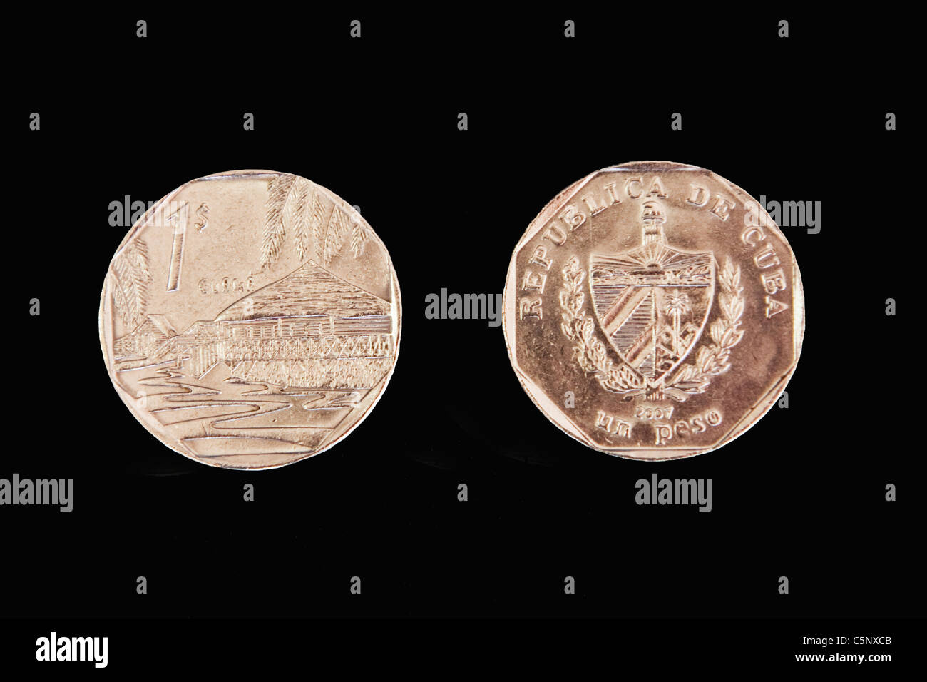 Cuba, Havana. One Peso Coin, 2007 Stock Photo - Alamy
