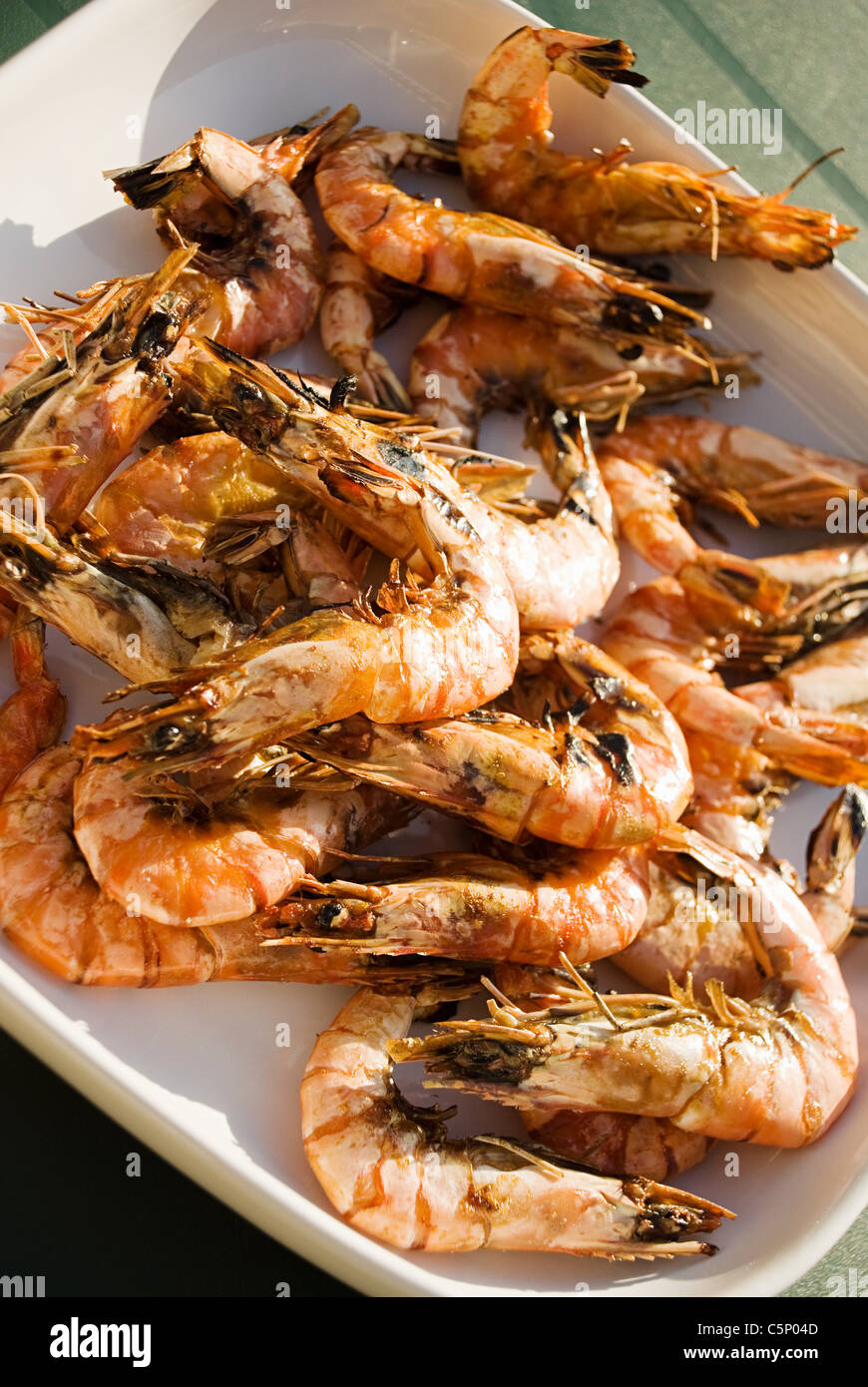 Cooked whole prawns Stock Photo - Alamy