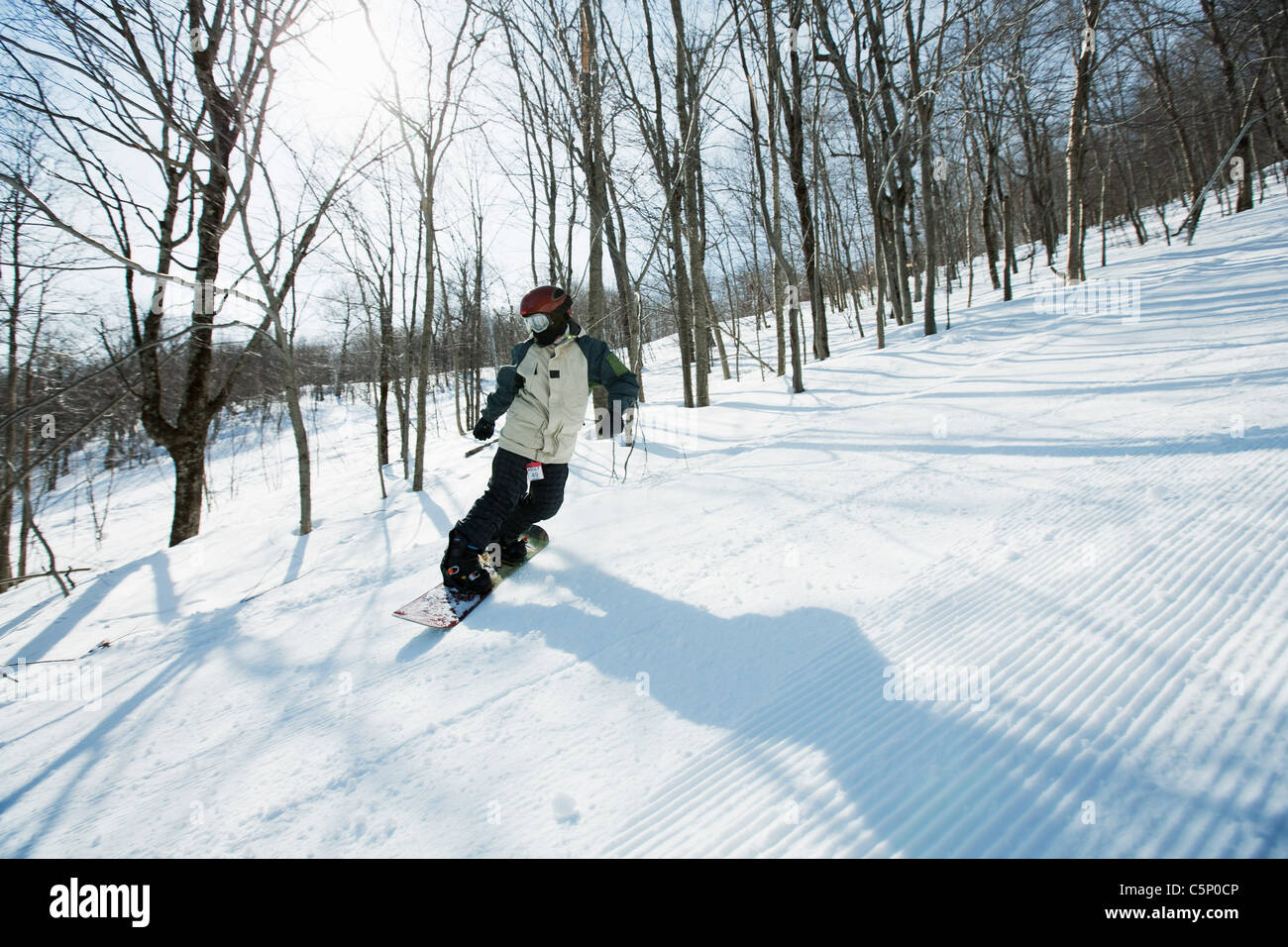 Asian female snowboarder hi-res stock photography and images - Alamy