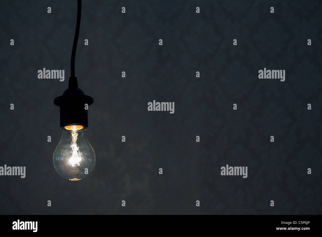 One bright lightbulb hi-res stock photography and images - Alamy