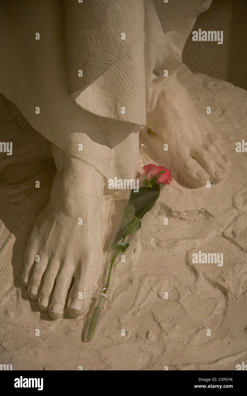 Feet of jesus hi-res stock photography and images - Alamy