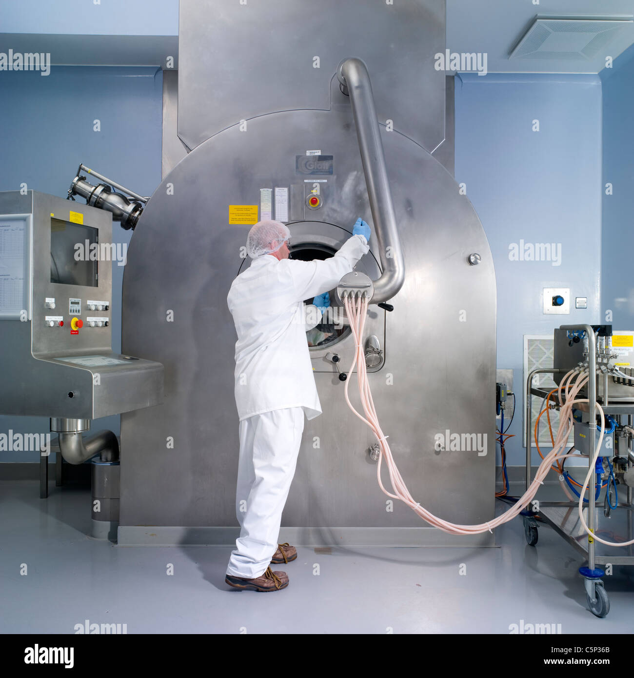 Pharmaceutical factory hi-res stock photography and images - Alamy