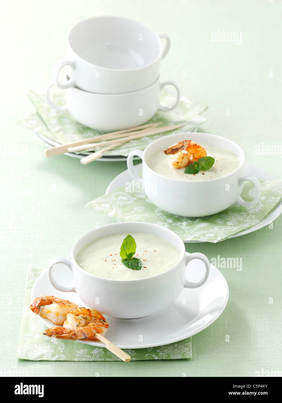 Avocado soups hi-res stock photography and images - Alamy