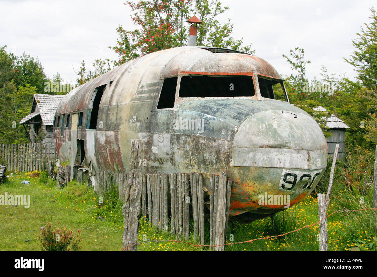 Plane wreck converted into a home hi-res stock photography and images ...
