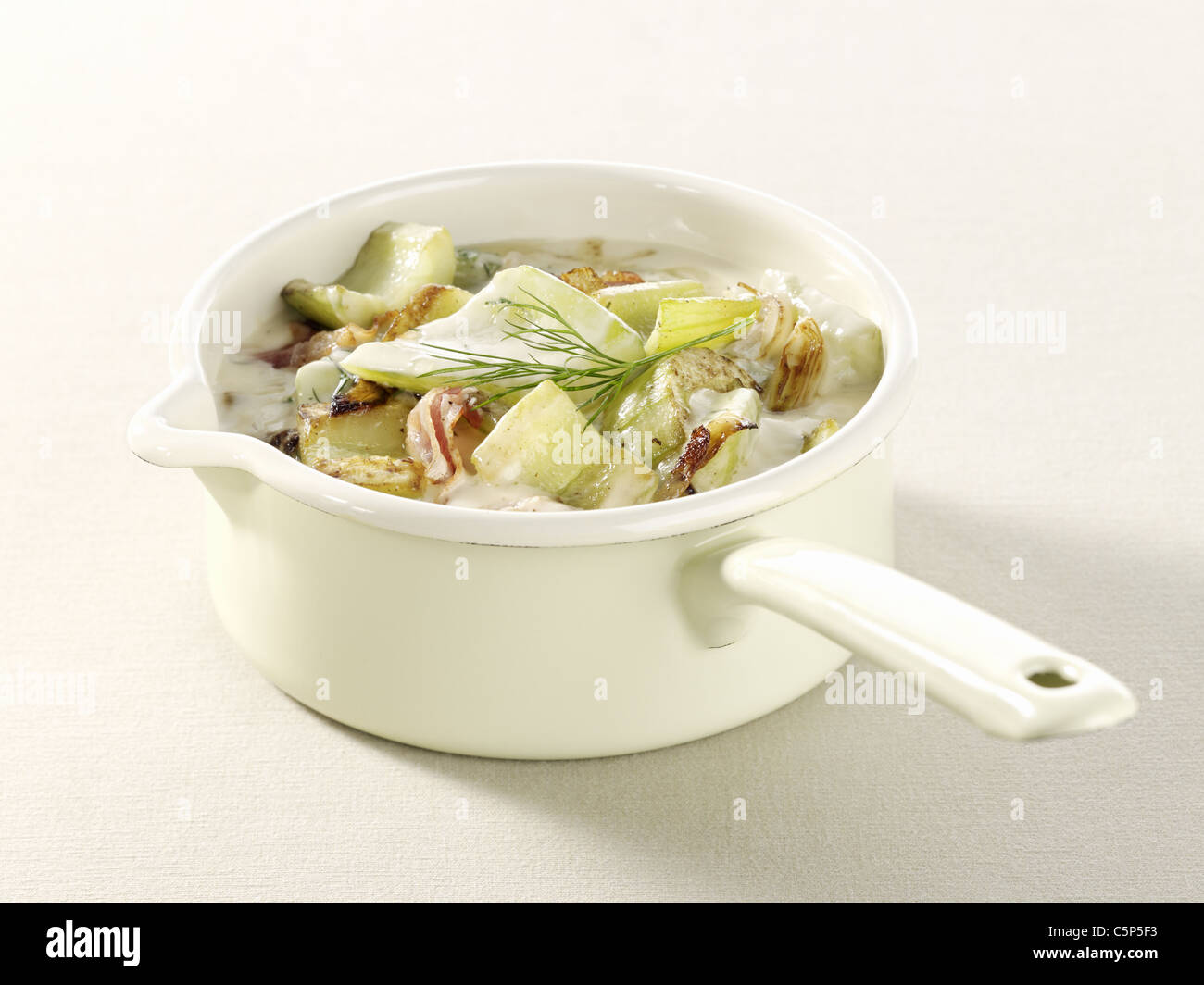 Cucumber stew (Spreewald Stock Photo - Alamy