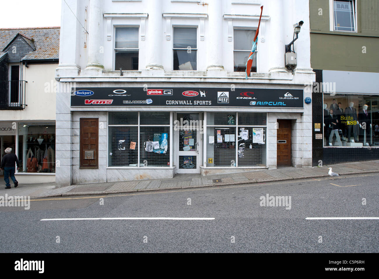 High street shop closed in Penzance, Cornwall Stock Photo - Alamy